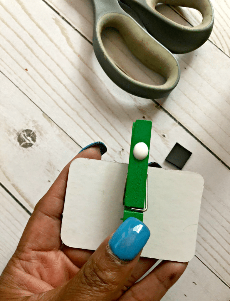 Back to School DIY: Chalkboard Magnet Clips for Important Papers